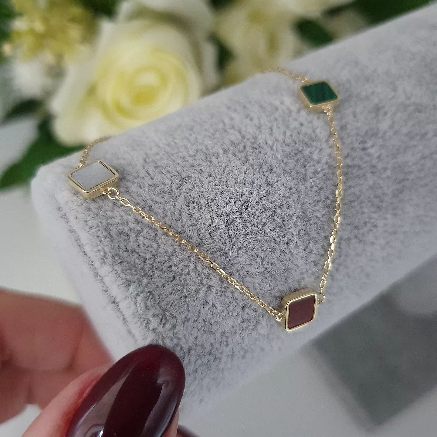 9ct Yellow Gold Rubover Squares, White Mother Of Pearl, Red Carneol